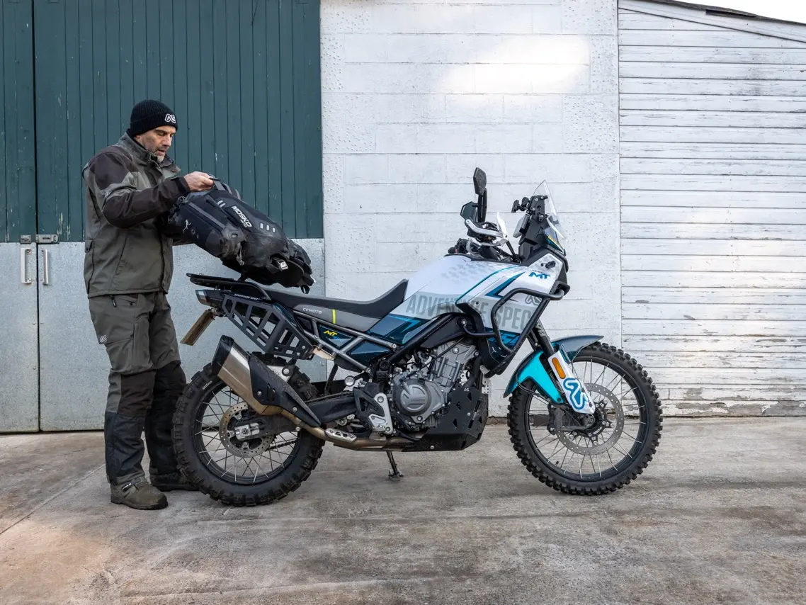 How to fit Mosko Moto, Kriega and Magadan Panniers to Adventure Spec Luggage Racks | Adventure ...